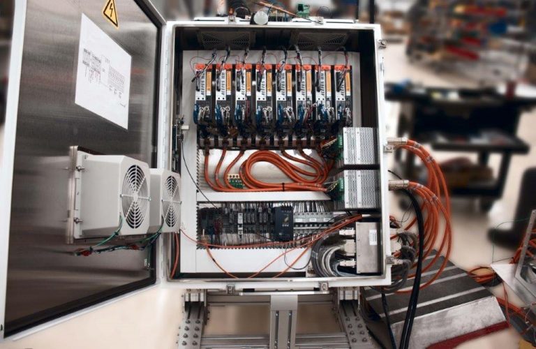 Medical Device Manufacturing: 4 Processes & Components | PEKO