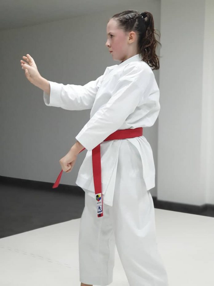 A sus 10 años, Victoria Cisneros disfruta el karate al máximo y promete ...